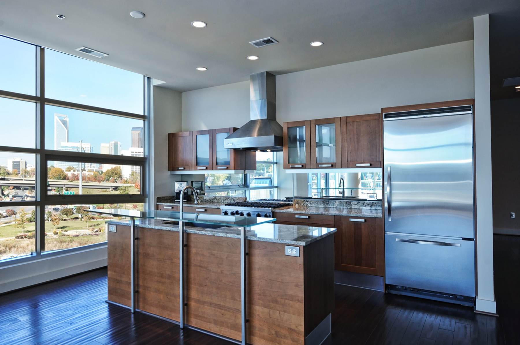 metropolitan_penthouse_Kitchen - Charlotte Penthouses